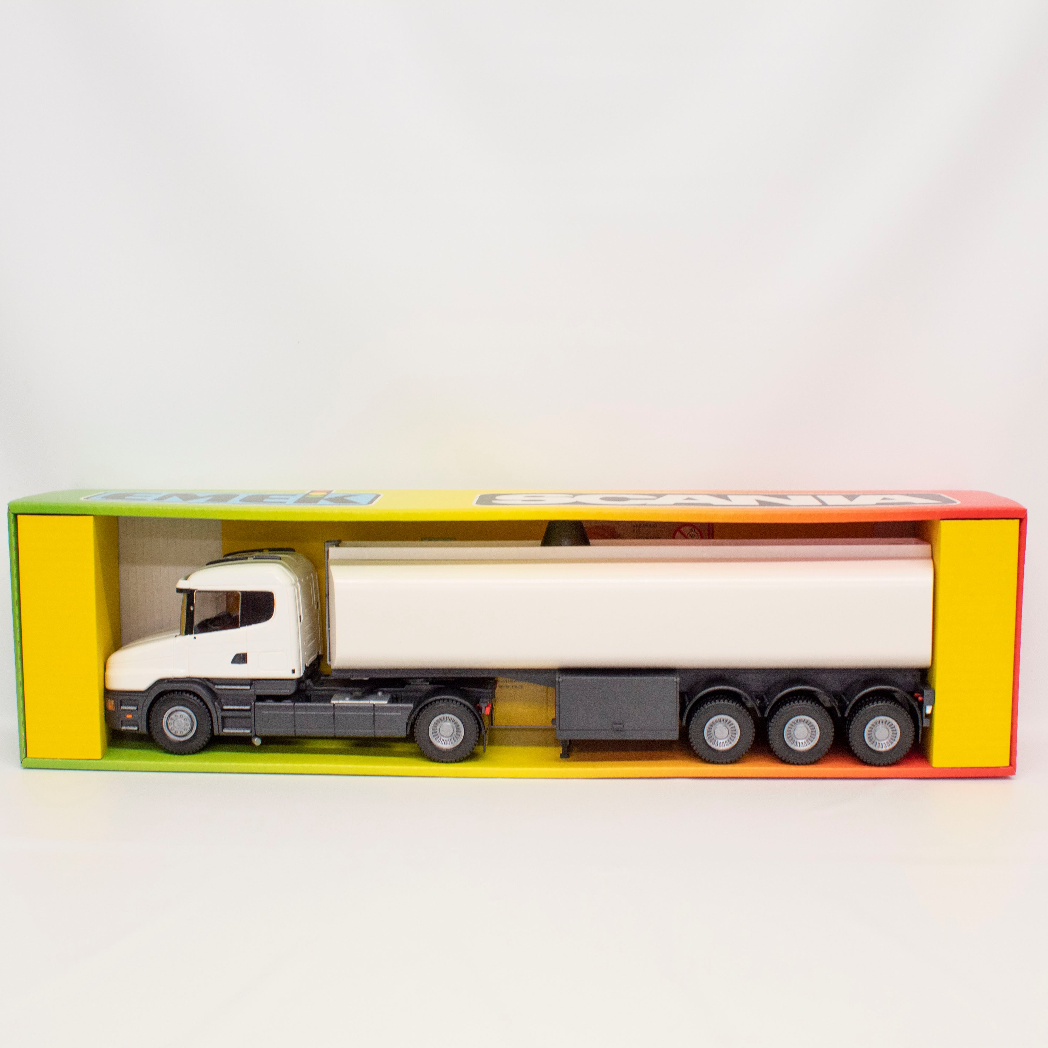 EMEK 90402 1:25 Scale Scania Truck with Enclosed White Cargo Trailer ...