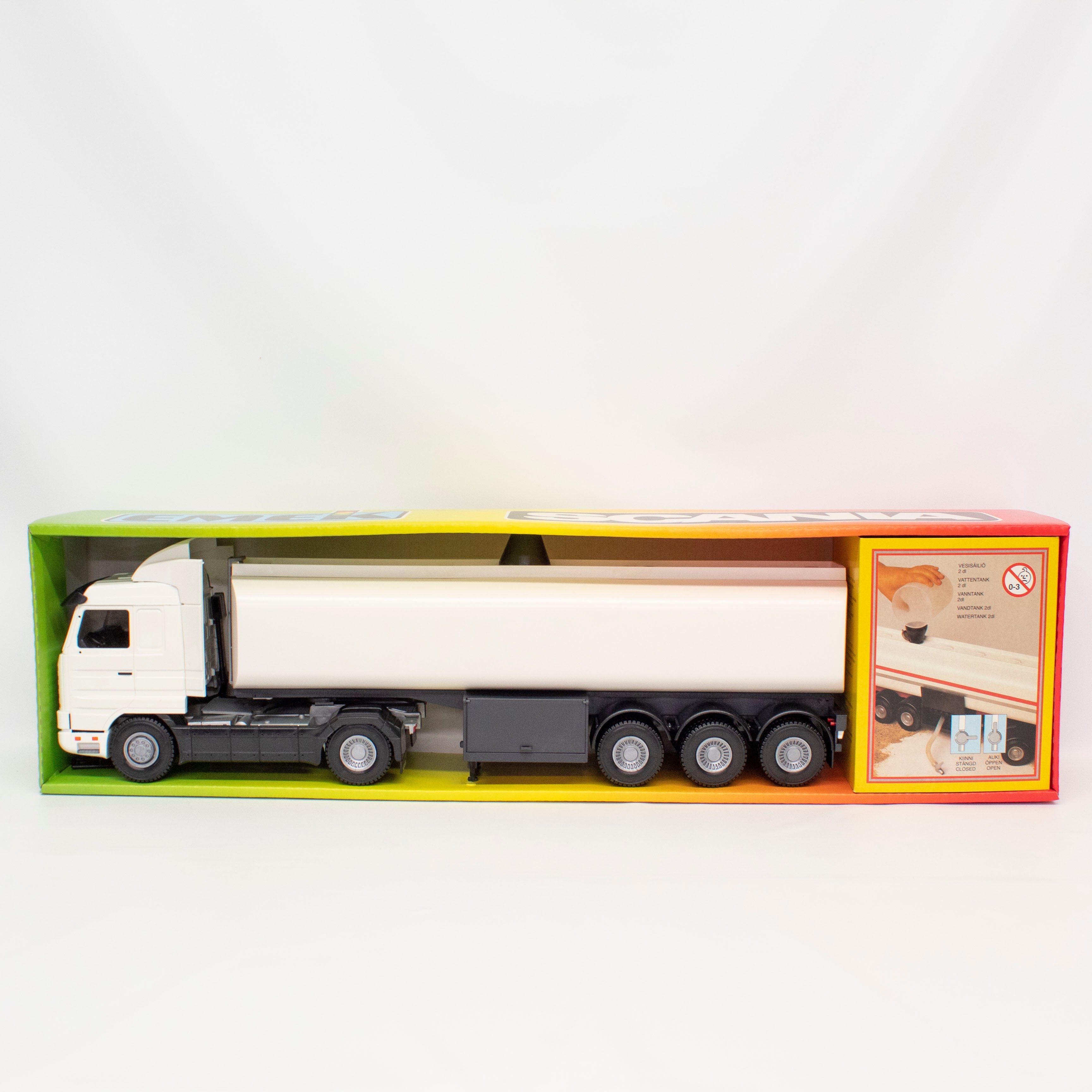 EMEK 90902w 1:25 Scale White Scania Tanker Truck with Unbranded Fuel T ...