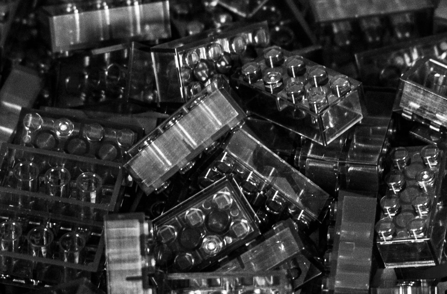 2X4 Brick 100 Pack (Transparent Black) – IMEX Model Company